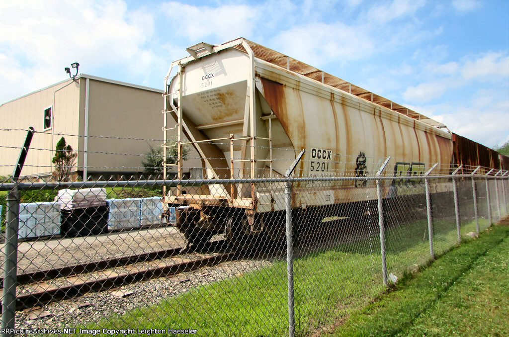 OCCX 5201 (ex-DOWX 5201) unloading